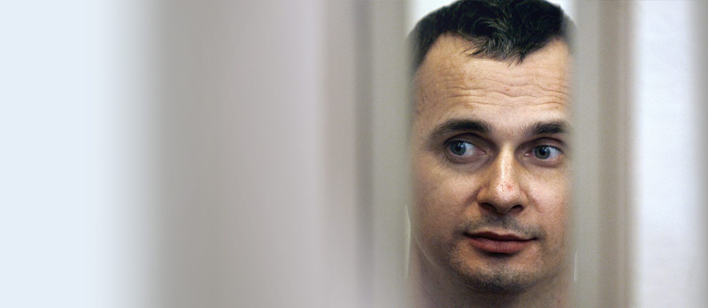 We stand with Oleg Sentsov - Amnesty International