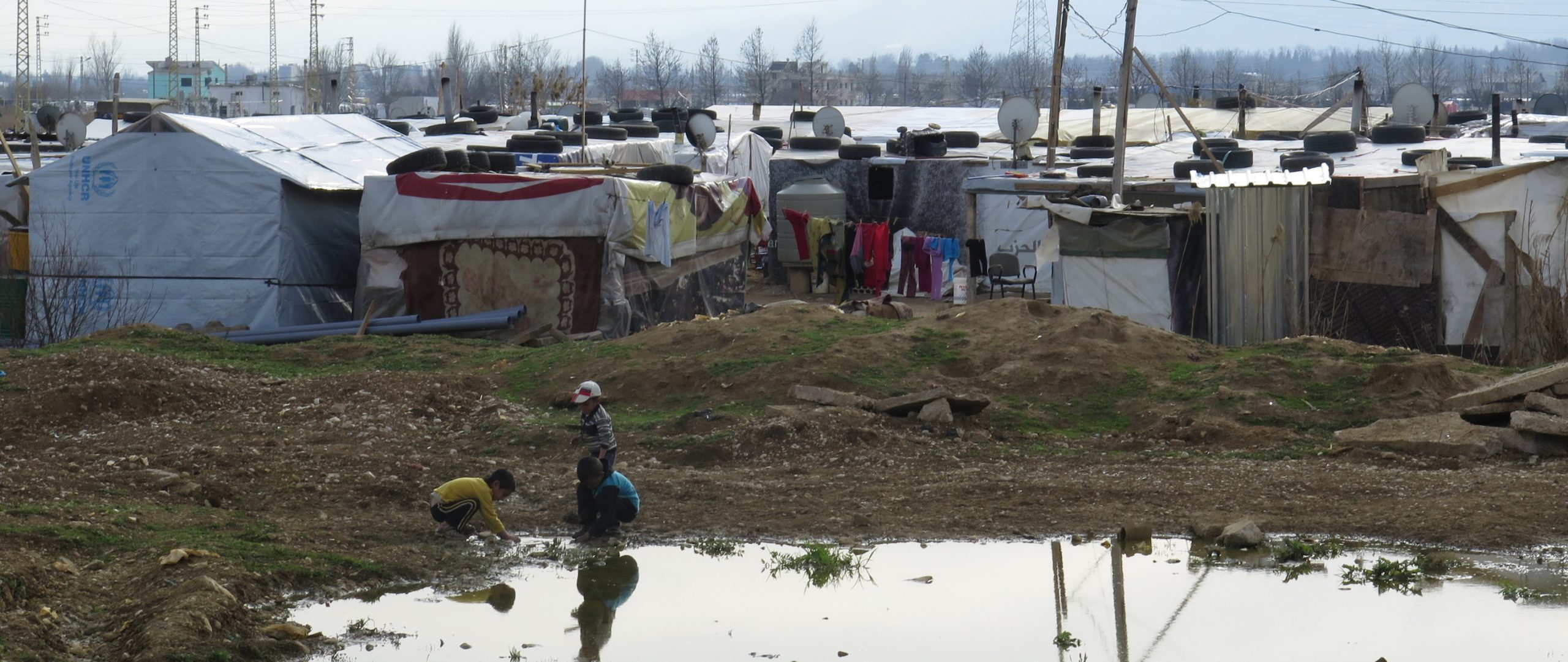 Freezing conditions forgotten camps refugees from Syria in Lebanons ...