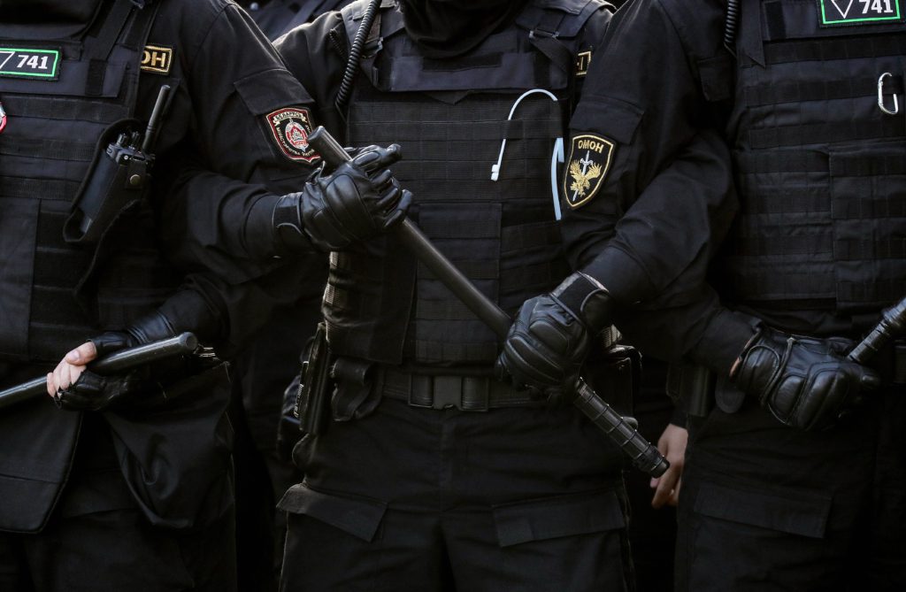 Stop the unlawful use of batons - Amnesty International