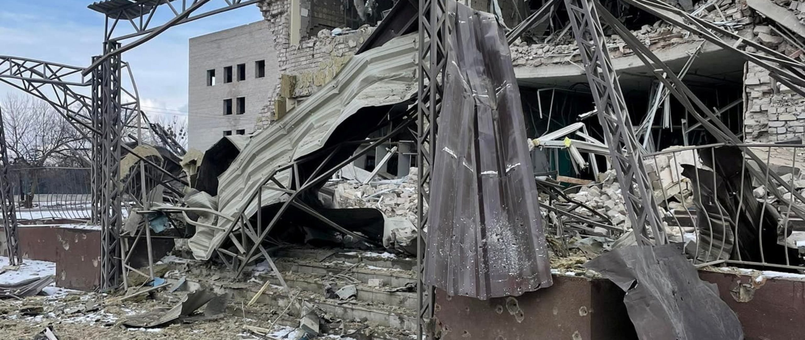 Ukraine: Beleaguered town of Izium at breaking point after constant ...