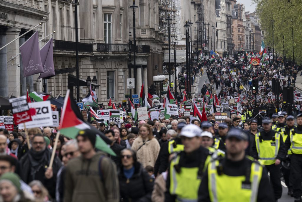 Europe: Authorities must protect the rights to freedom of expression ...