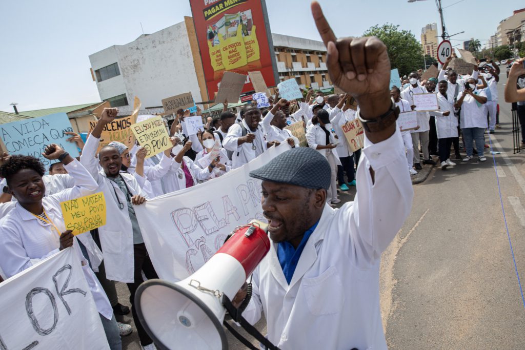 Mozambique: End violent post-election crackdown ahead of 7 November ...