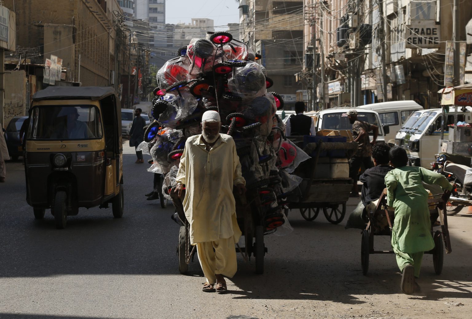 Pakistan: Climate disasters increasing risks of death and disease ...